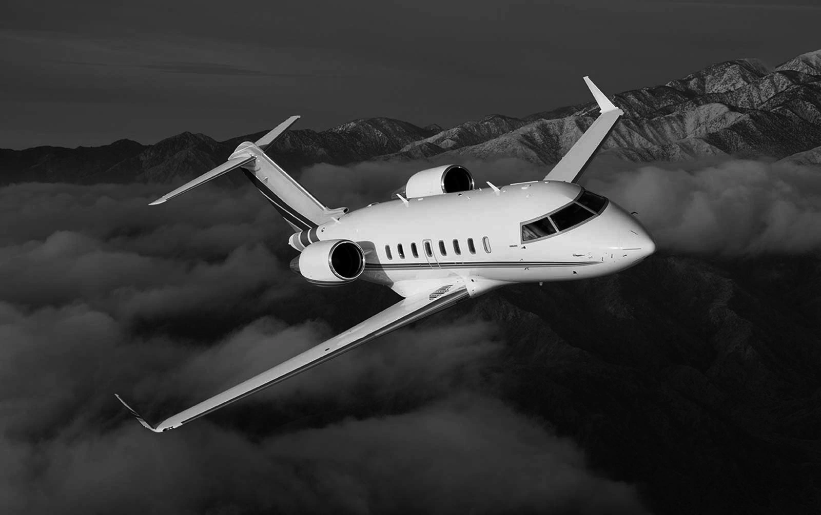 Challenger 650 Private Jet - Long-distance private jet charter with Jet ...